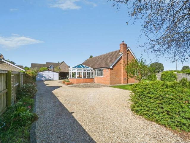 3 bedroom detached bungalow for sale