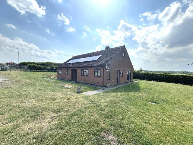 3 bedroom detached bungalow for sale