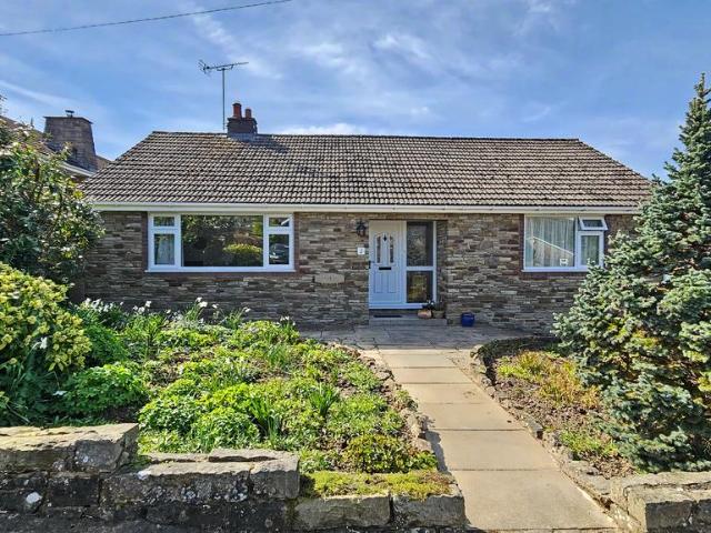 3 bedroom detached bungalow for sale