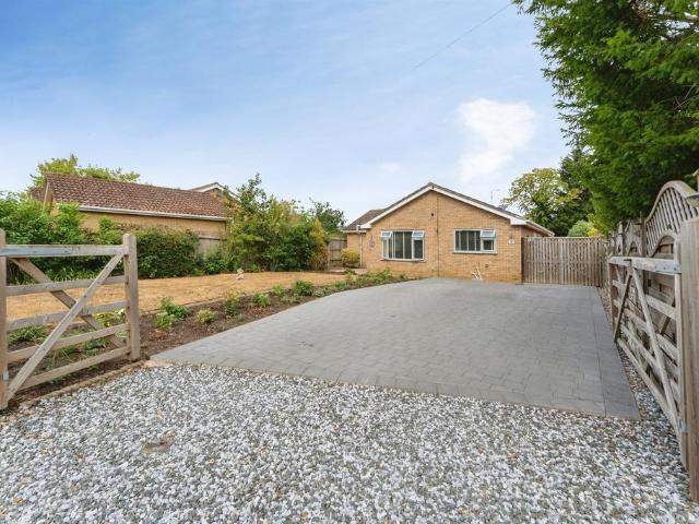 3 bedroom detached bungalow for sale