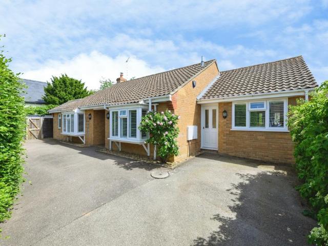 3 bedroom detached bungalow for sale