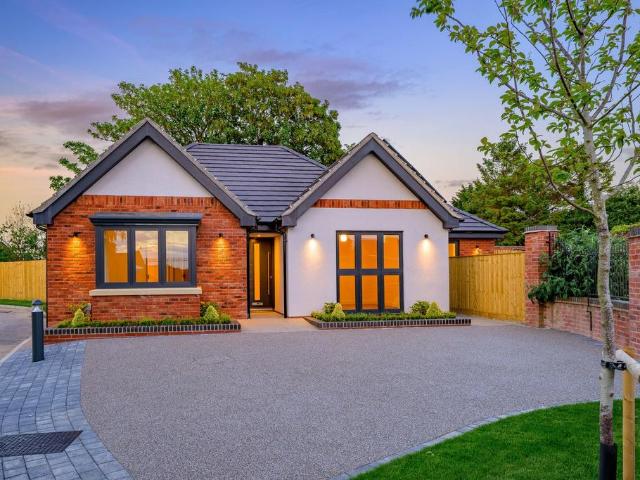 3 bedroom detached bungalow for sale