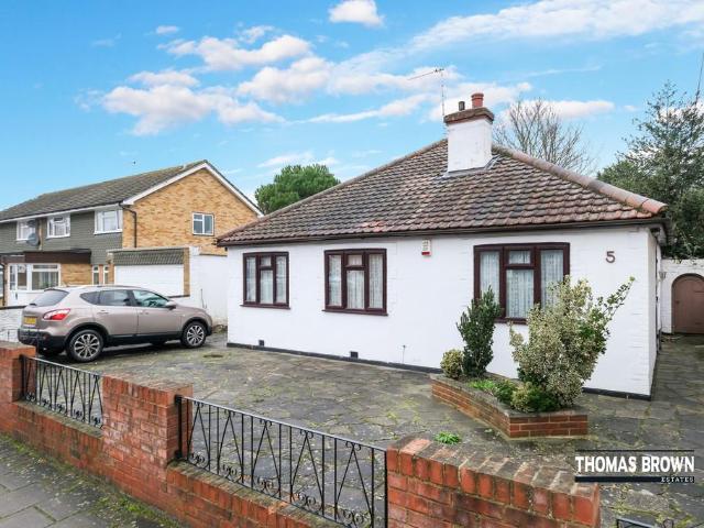 3 bedroom detached bungalow for sale