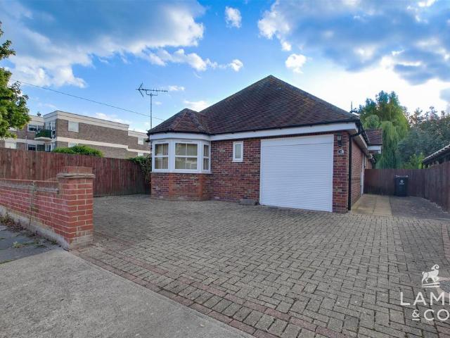 3 bedroom detached bungalow for sale
