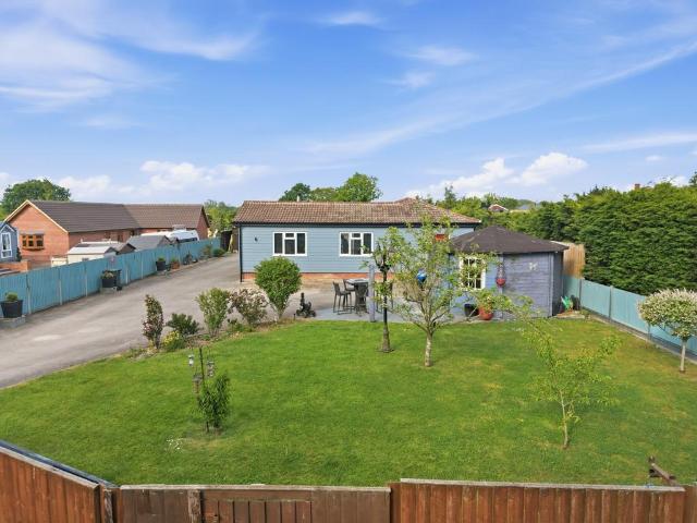 3 bedroom detached bungalow for sale