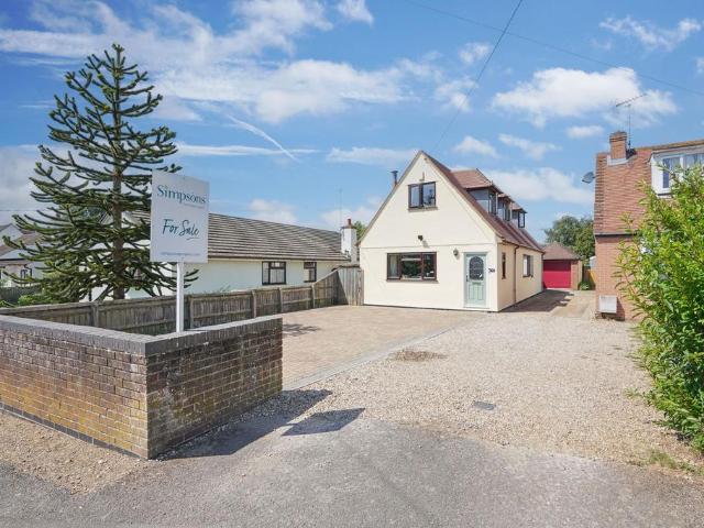 3 bedroom detached bungalow for sale