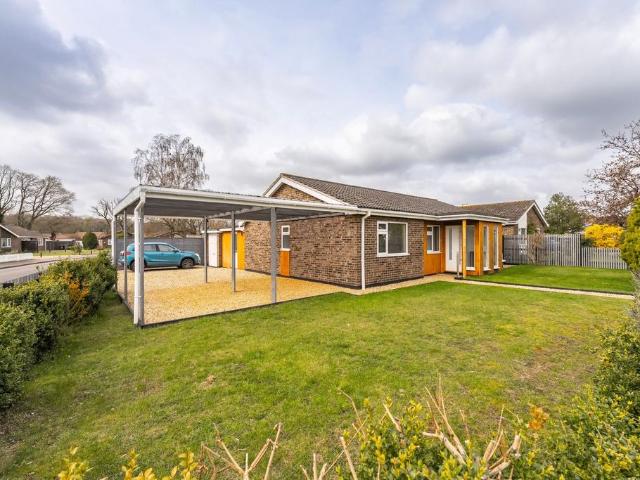 3 bedroom detached bungalow for sale