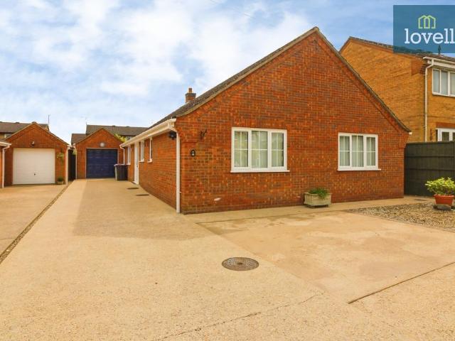3 bedroom detached bungalow for sale