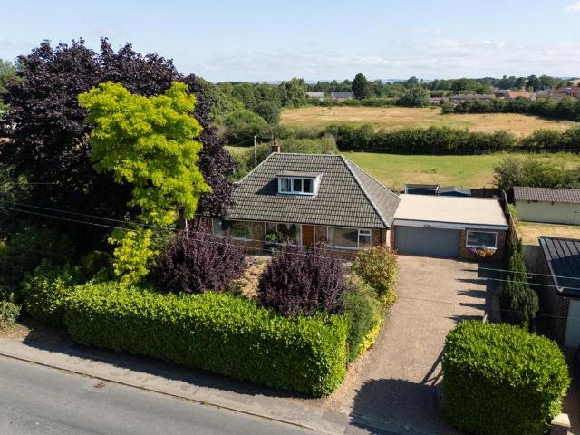 3 bedroom detached bungalow for sale