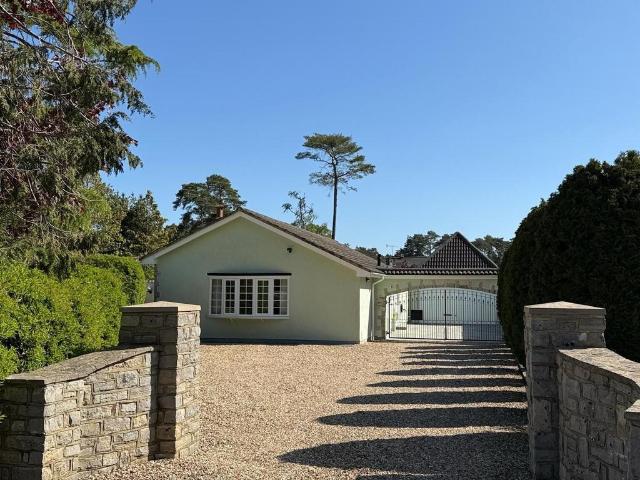 3 bedroom detached bungalow for sale