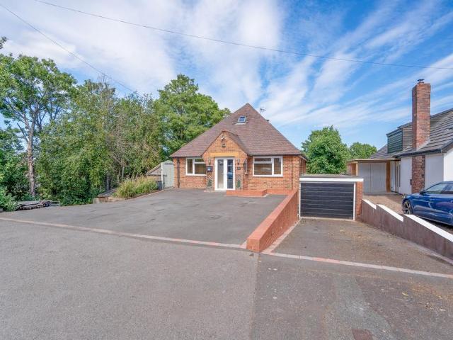 3 bedroom detached bungalow for sale