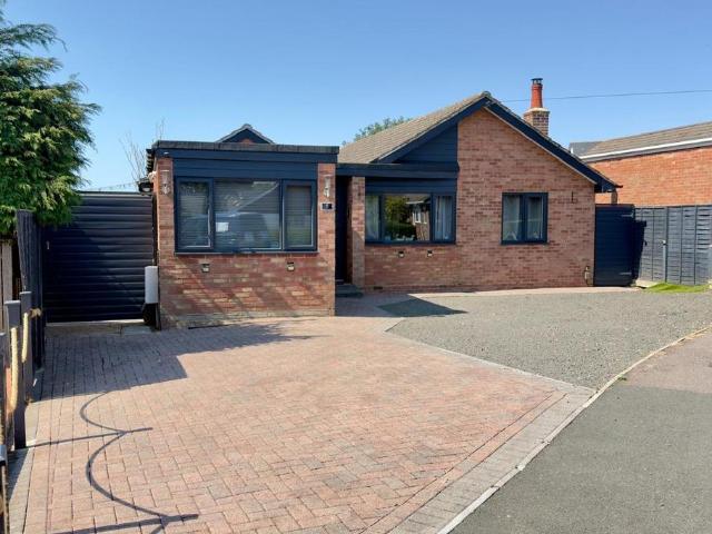 3 bedroom detached bungalow for sale