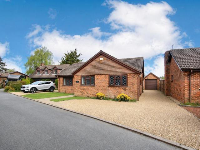 3 bedroom detached bungalow for sale