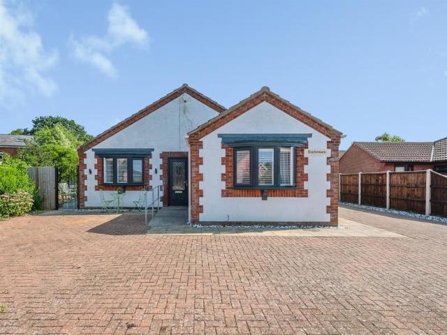 3 bedroom detached bungalow for sale