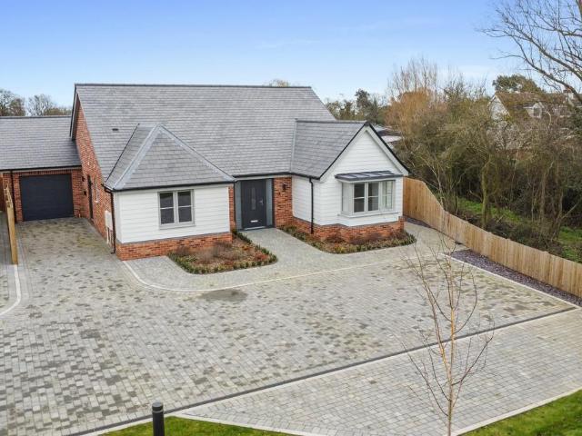 3 bedroom detached bungalow for sale