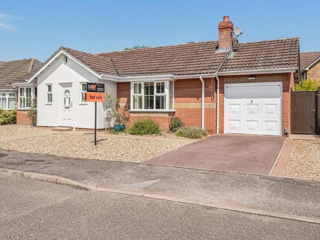 3 bedroom detached bungalow for sale