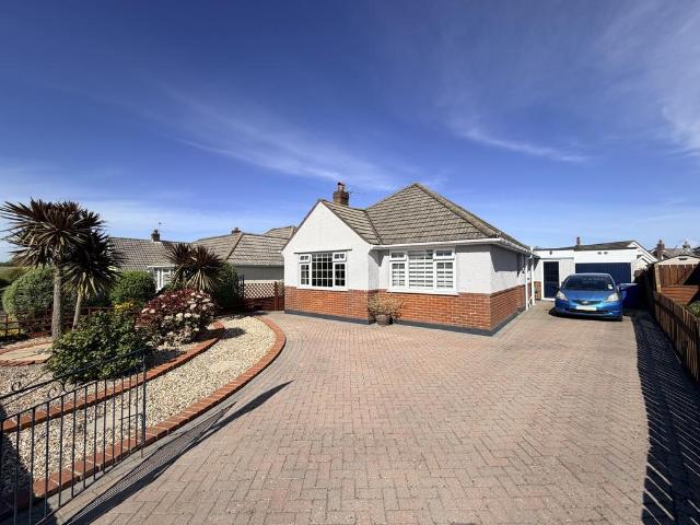 3 bedroom detached bungalow for sale