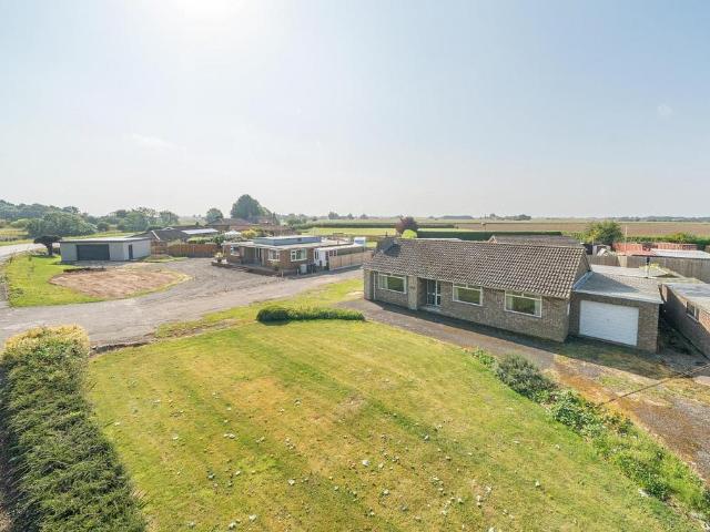 3 bedroom detached bungalow for sale