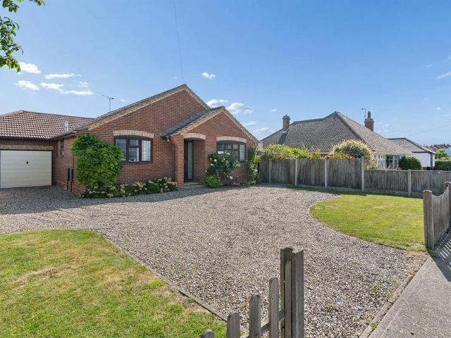 3 bedroom detached bungalow for sale
