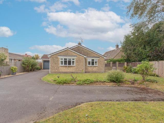 3 bedroom detached bungalow for sale