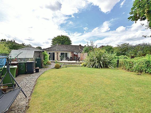 3 bedroom detached bungalow for sale