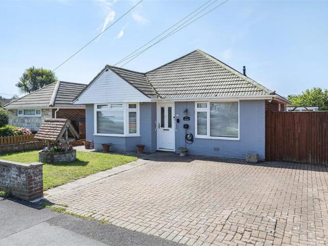 3 bedroom detached bungalow for sale