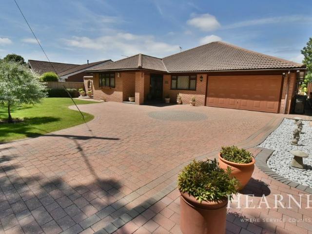 3 bedroom detached bungalow for sale