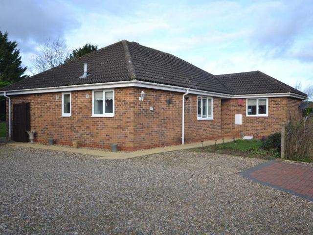 3 bedroom detached bungalow for sale