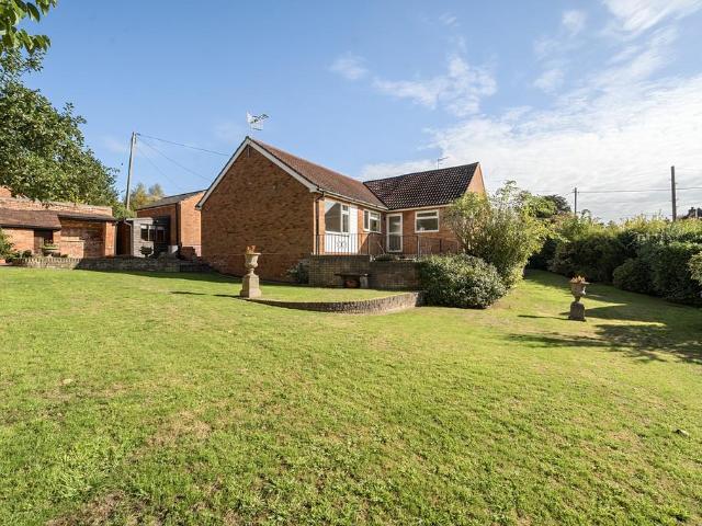 3 bedroom detached bungalow for sale