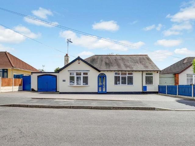3 bedroom detached bungalow for sale