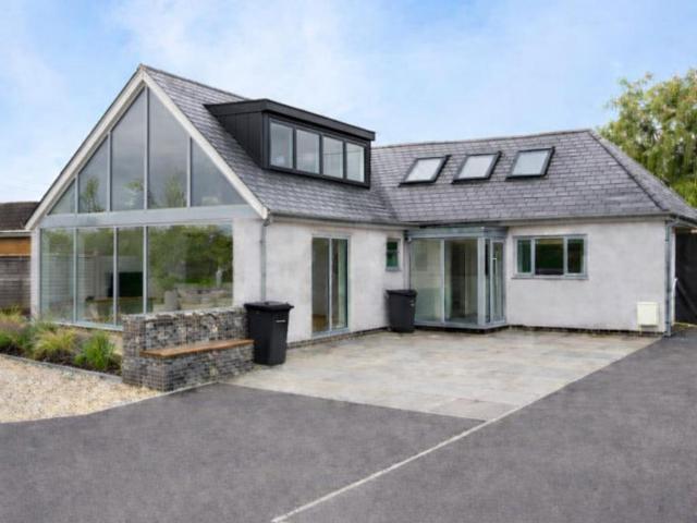 3 bedroom detached bungalow for sale