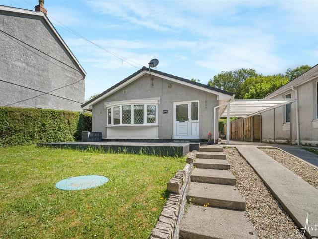3 bedroom detached bungalow for sale