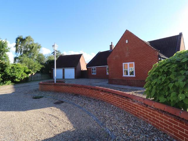 3 bedroom detached bungalow for sale
