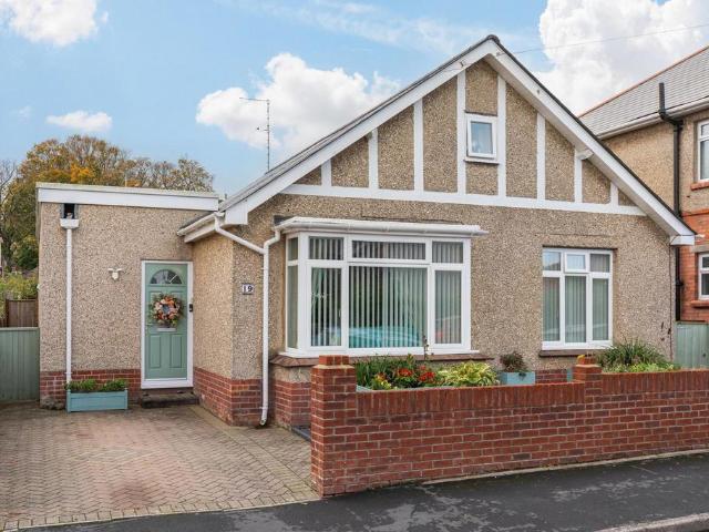 3 bedroom detached bungalow for sale