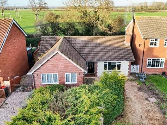 3 bedroom detached bungalow for sale