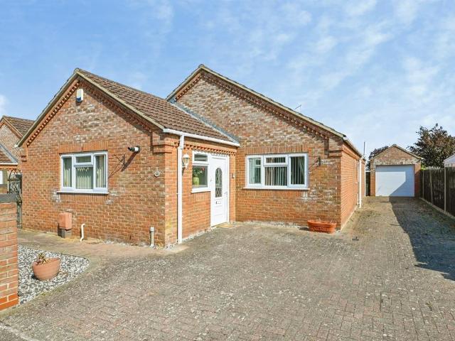 3 bedroom detached bungalow for sale