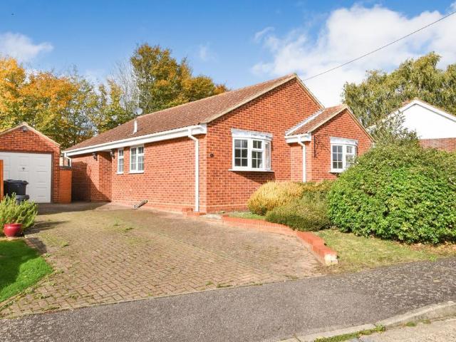 3 bedroom detached bungalow for sale