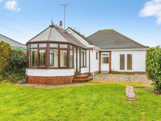 3 bedroom detached bungalow for sale