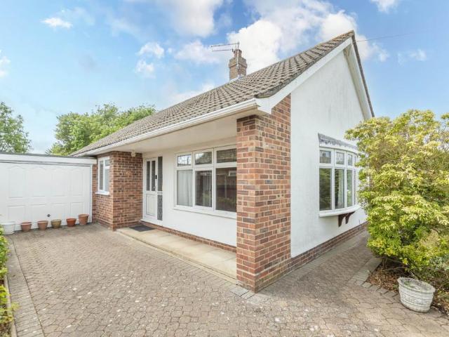 3 bedroom detached bungalow for sale