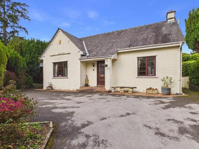 3 bedroom detached bungalow for sale