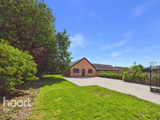 3 bedroom detached bungalow for sale
