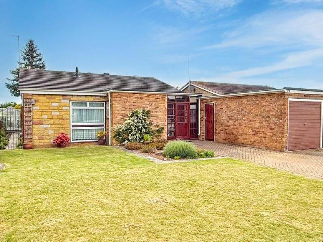 3 bedroom detached bungalow for sale