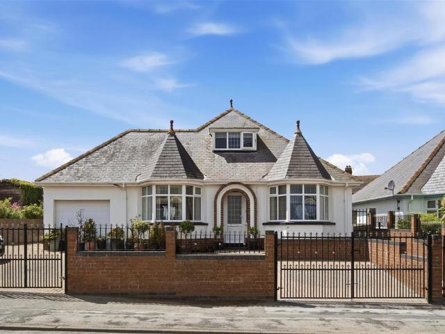 3 bedroom detached bungalow for sale
