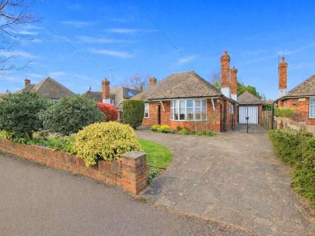 3 bedroom detached bungalow for sale