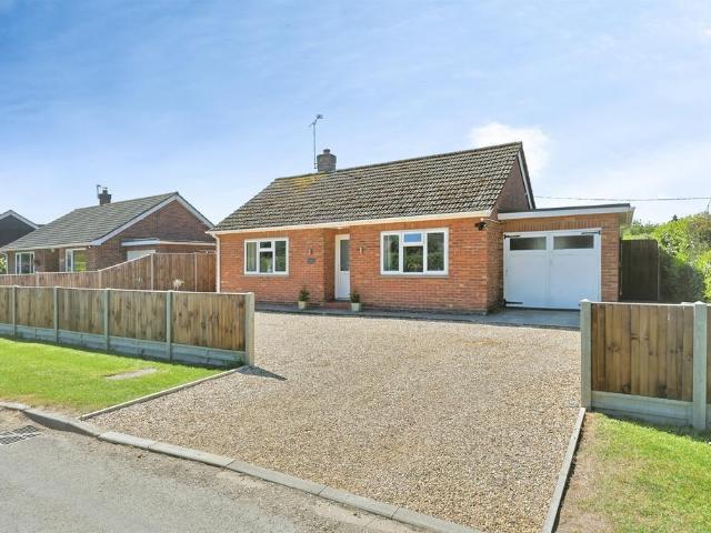 2 bedroom detached bungalow for sale
