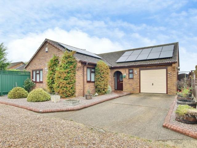 3 bedroom detached bungalow for sale
