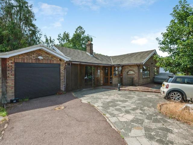 3 bedroom detached bungalow for sale