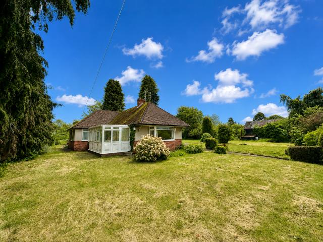 3 bedroom detached bungalow for sale