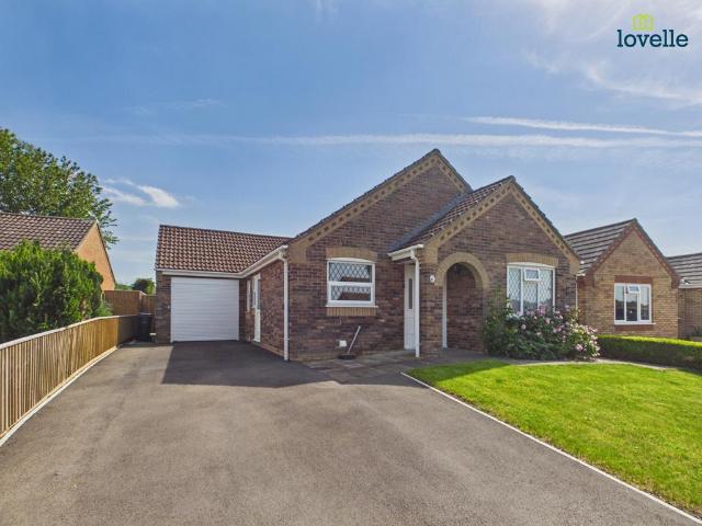 3 bedroom detached bungalow for sale