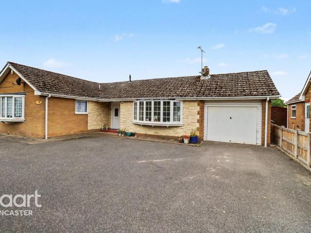 3 bedroom detached bungalow for sale